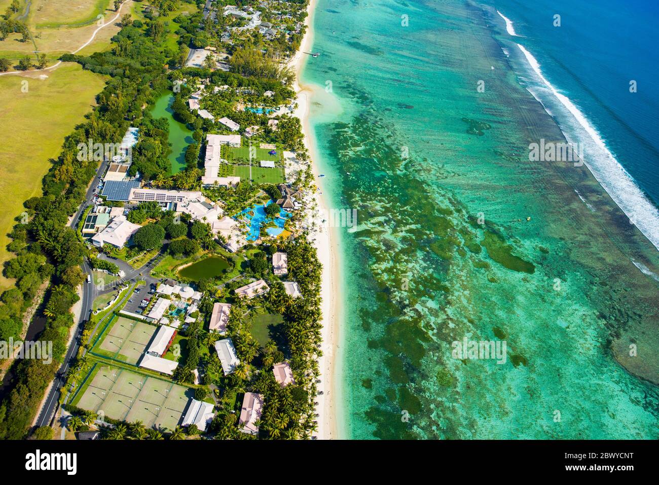 Aerial view of Mauritius island panorama and beautiful blue lagoon ...