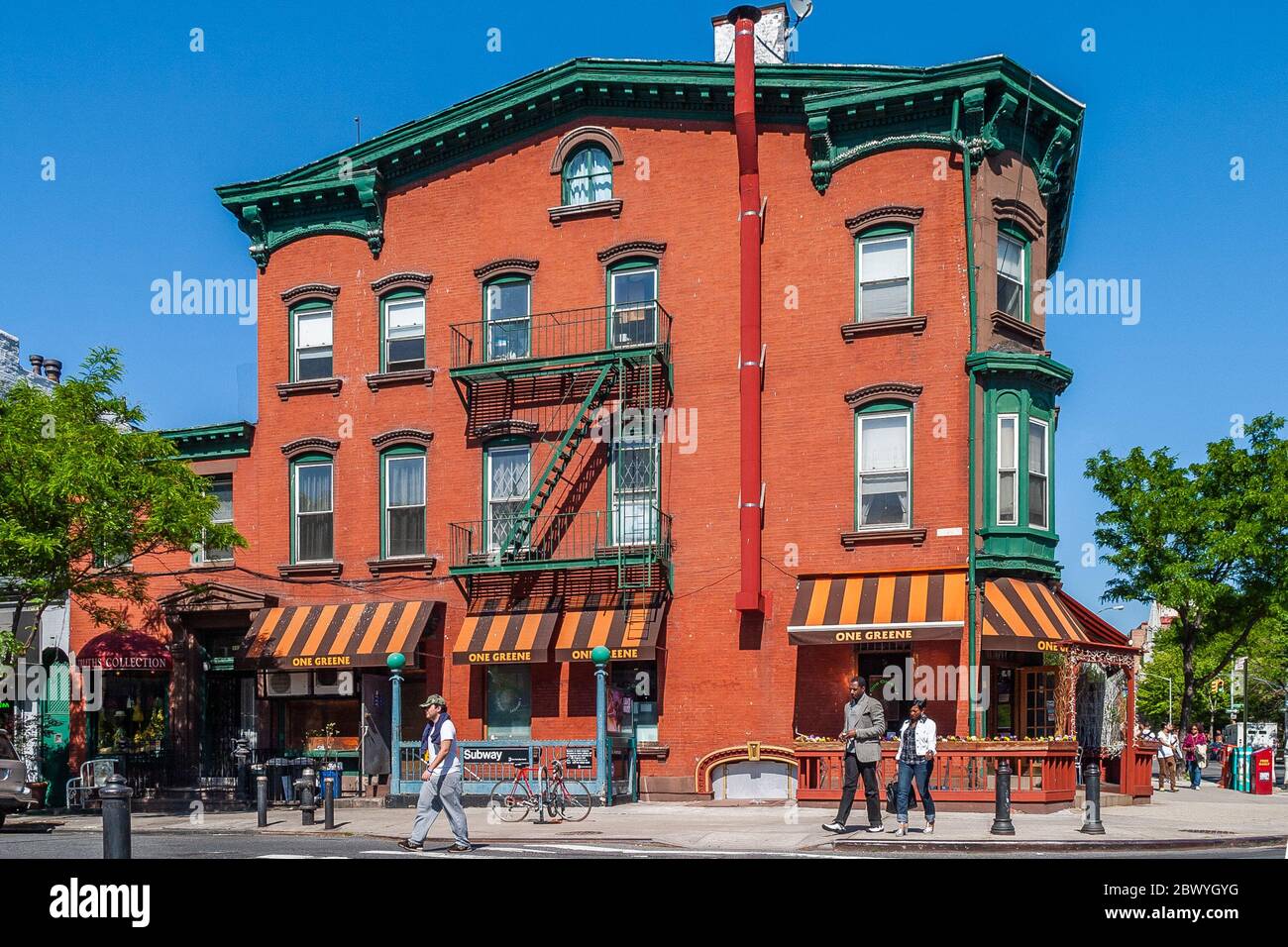Mixed use building in Brooklyn Stock Photo - Alamy