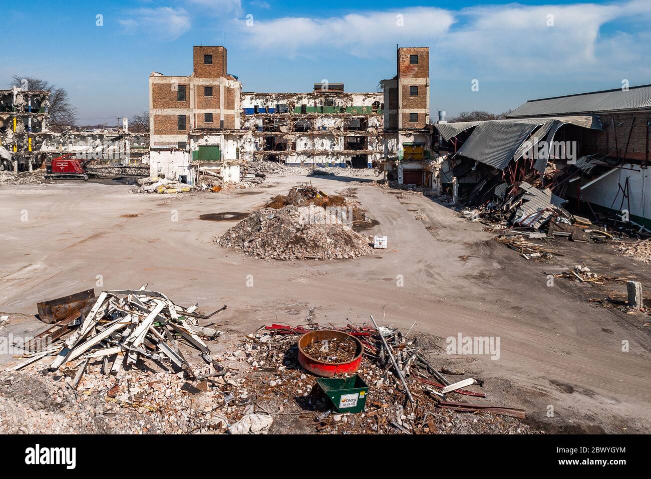 Ruin brick factory hi-res stock photography and images - Alamy