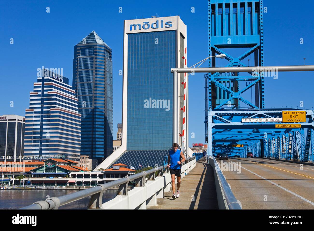 Main Street Bridge & Modis Tower, Jacksonville, Florida, USA Stock ...