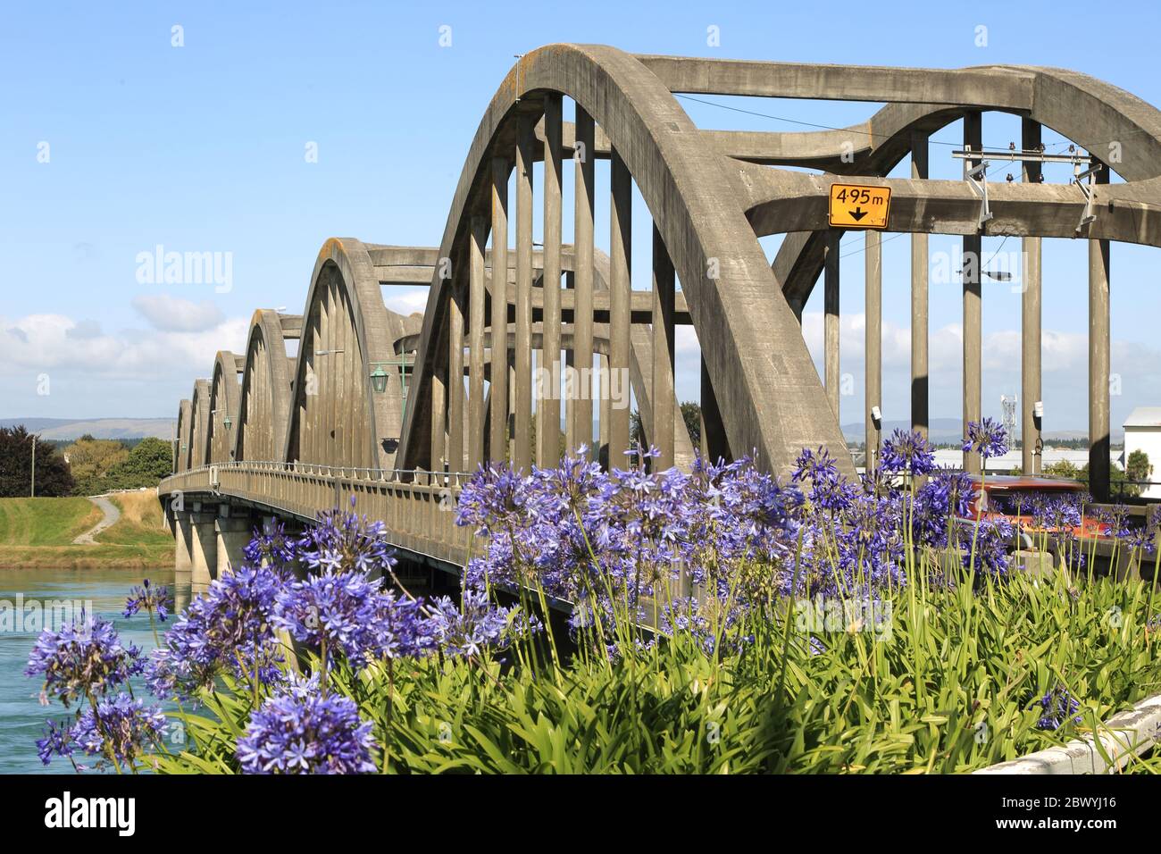 Balclutha traffic bridge hi-res stock photography and images - Alamy