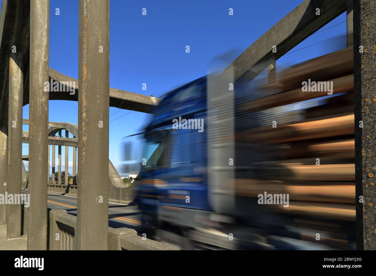 Logging truck on road hi-res stock photography and images - Alamy