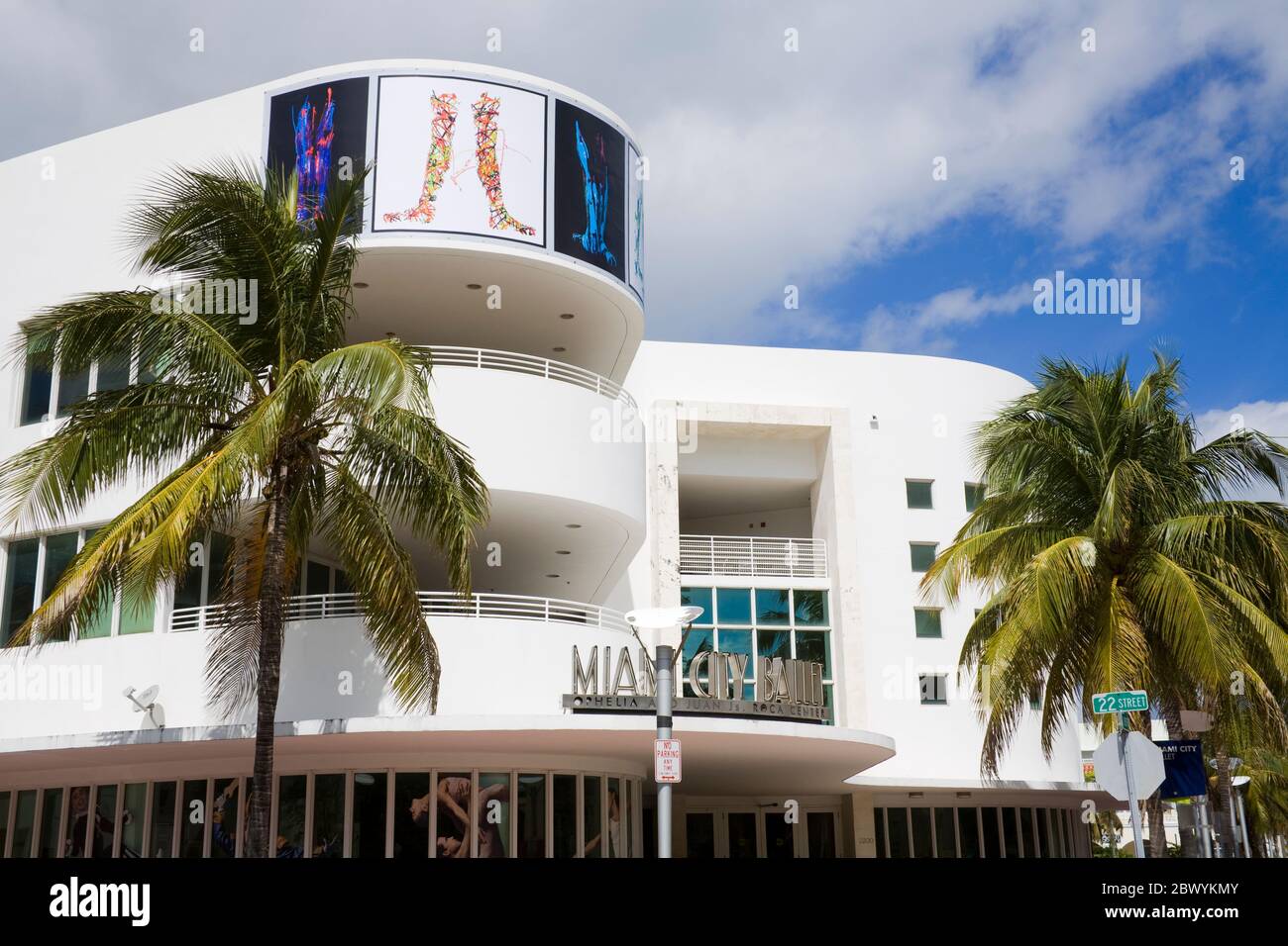 Miami beach dance hi-res stock photography and images - Alamy