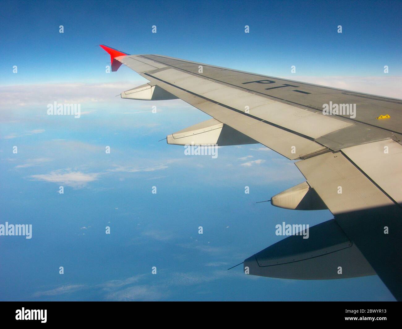 commercial airplane wing Stock Photo - Alamy