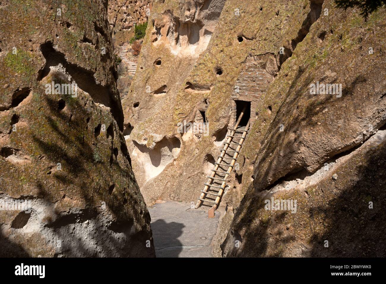 Ancient ladder hi-res stock photography and images - Alamy