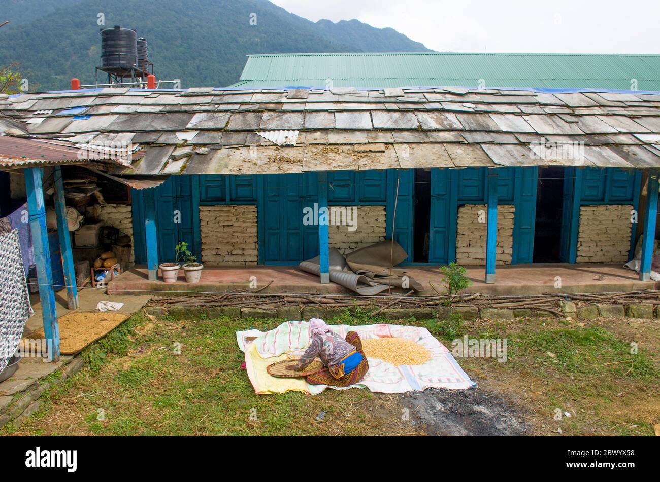 Landscape home in the mountains of Nepal Himalayas Stock Photo - Alamy
