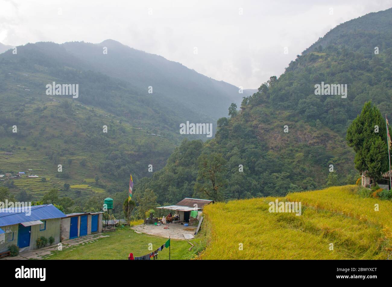 Landscape home in the mountains of Nepal Himalayas Stock Photo - Alamy