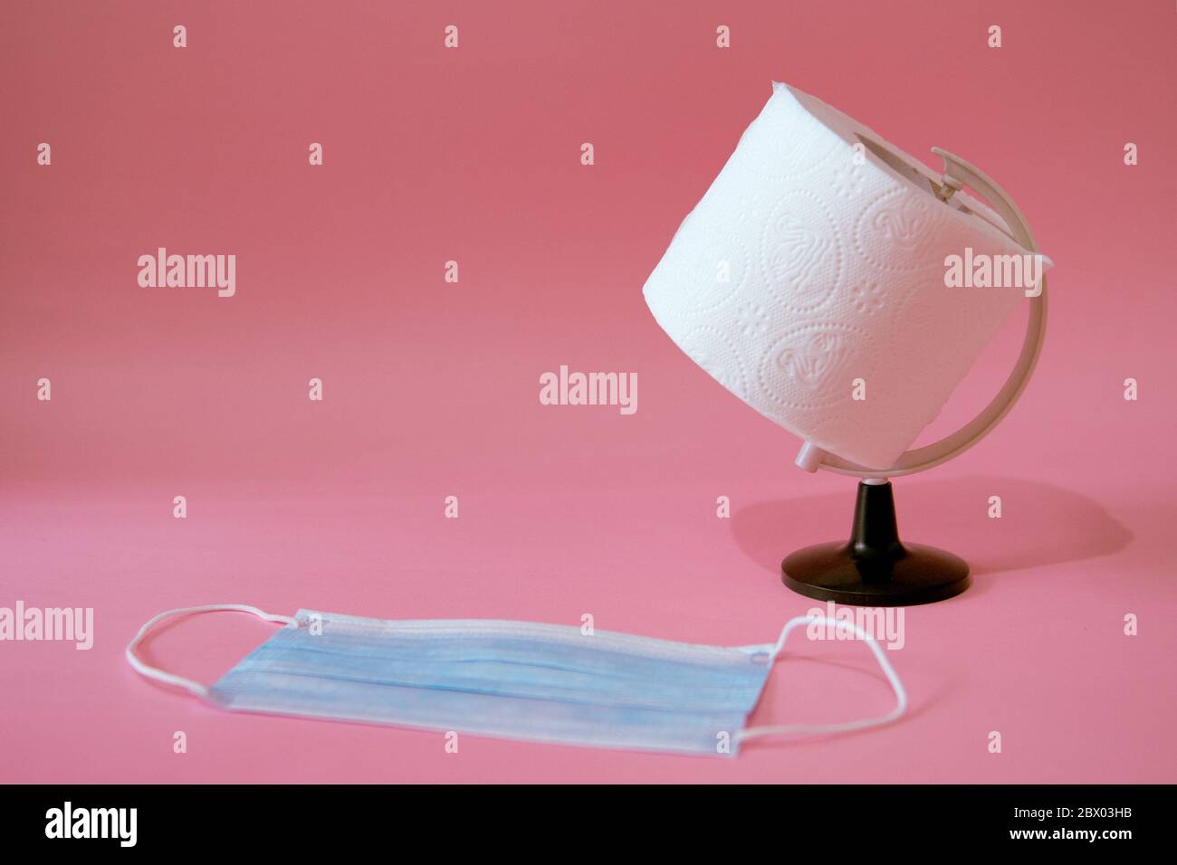 Save toilet paper sign hi-res stock photography and images - Alamy