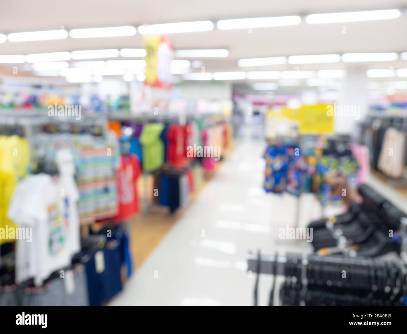 Supermarket blur background. Blurred interior view with walkway around ...