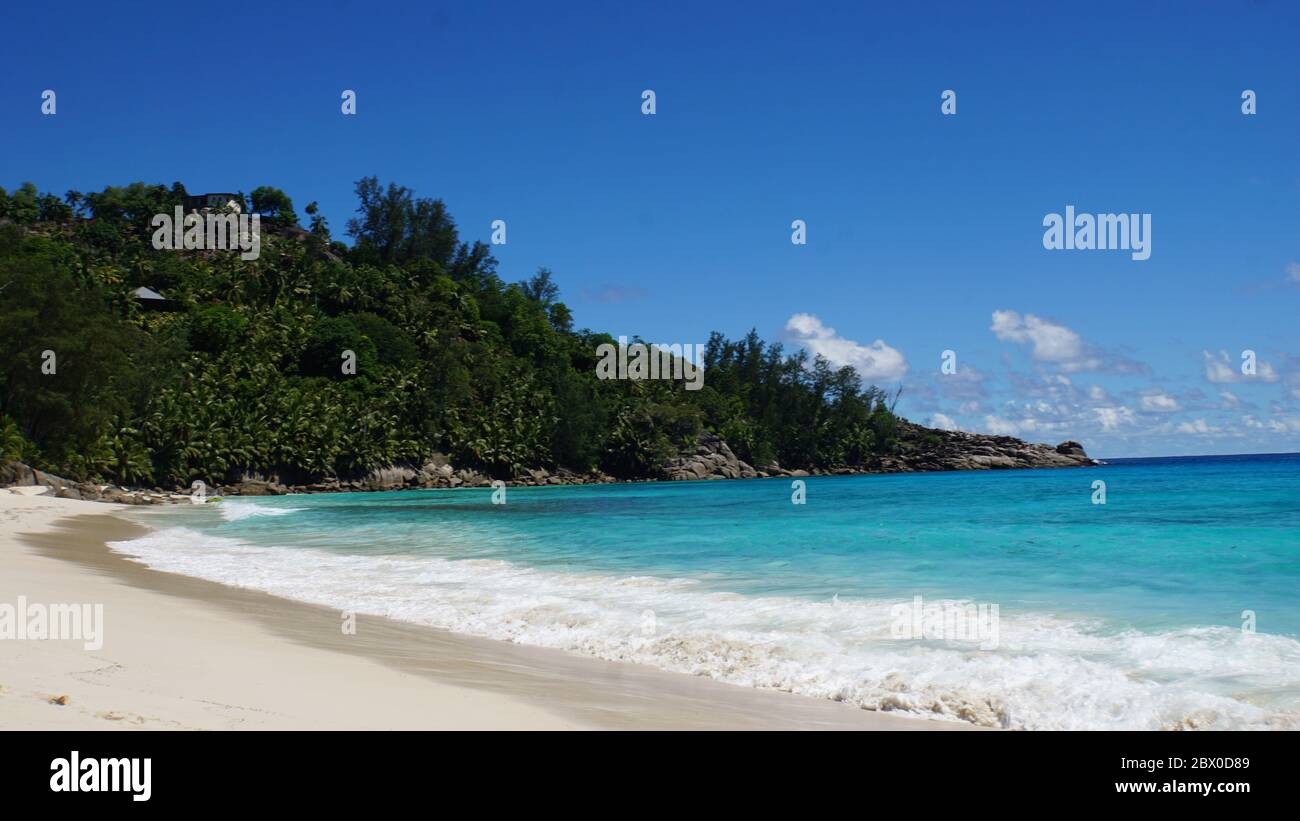 amazing tropical landscape on the seychelles islands Stock Photo - Alamy
