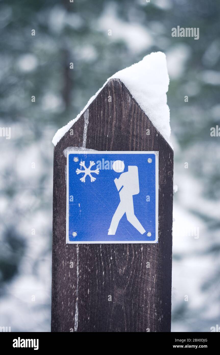 hiking sign with snow in finish lapland during winter Stock Photo - Alamy