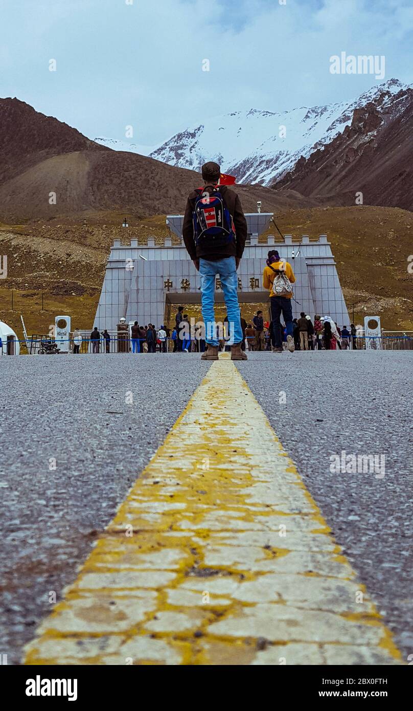 Pakistan china border hi-res stock photography and images - Alamy
