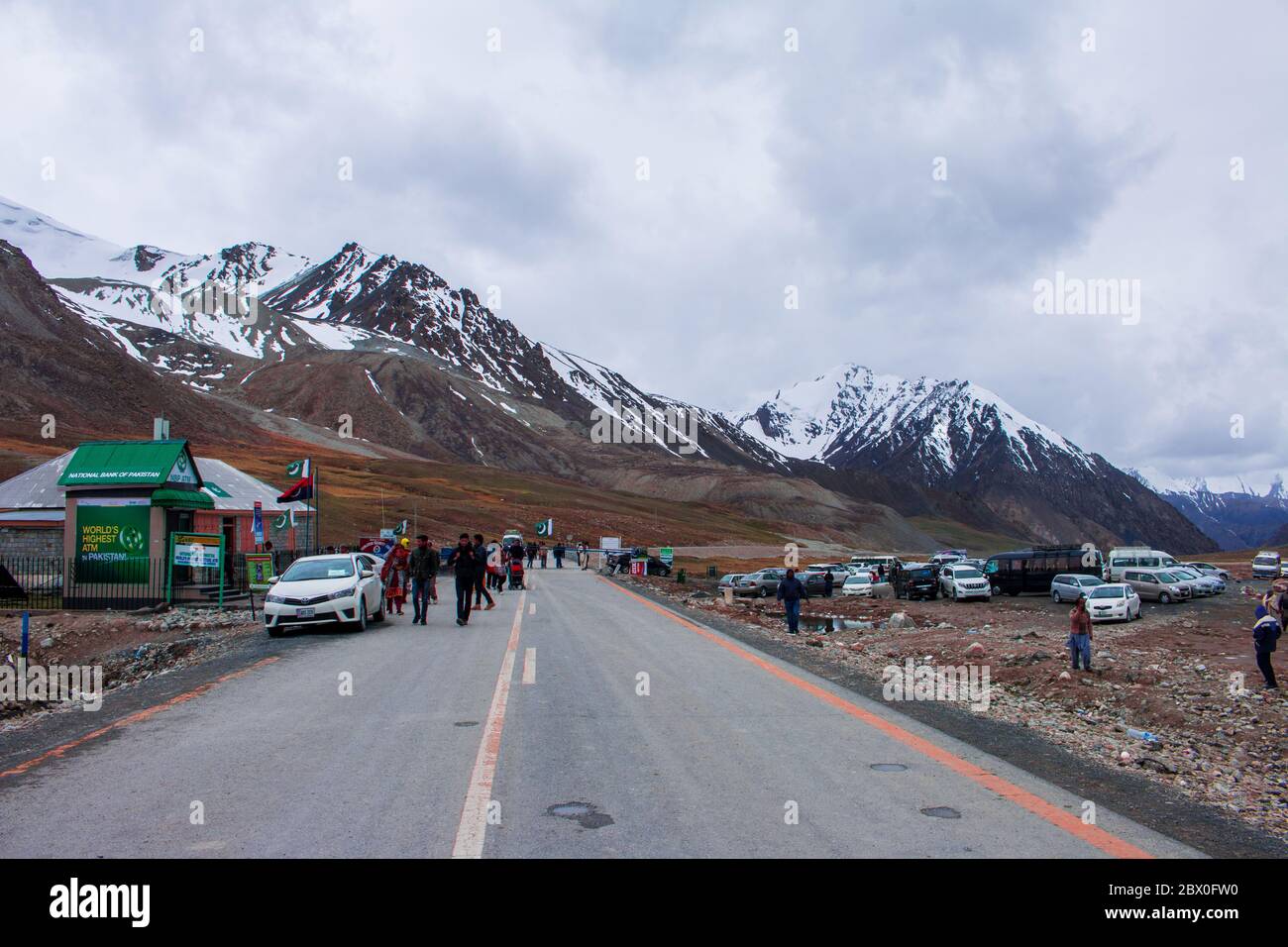 Tourist at Khunjerab pass, Pak China Border 6/28/2018 Stock Photo - Alamy