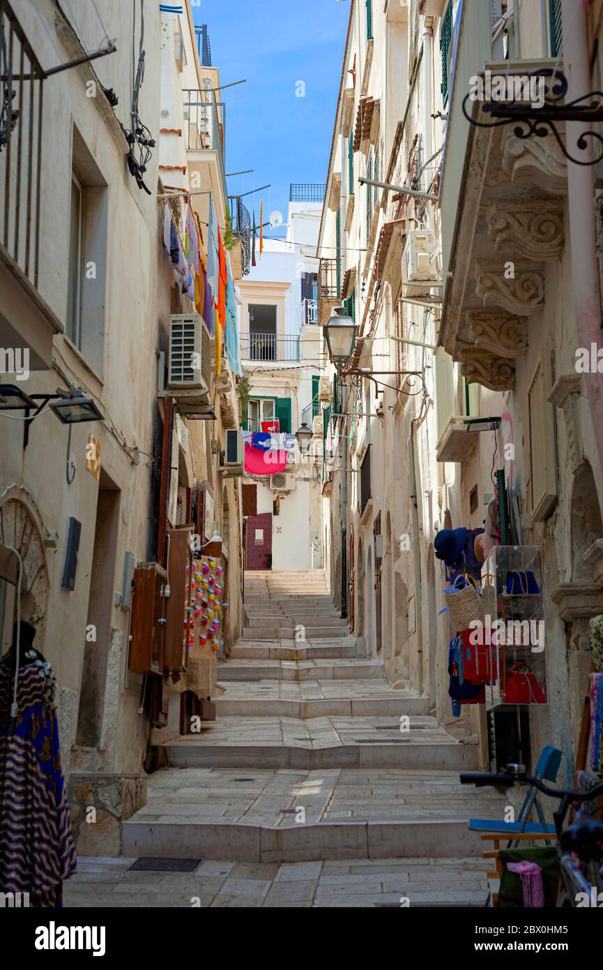 Vieste woman hi-res stock photography and images - Alamy