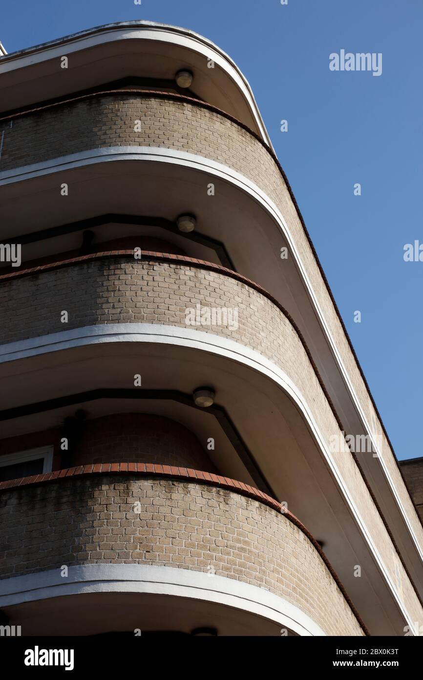 Art deco style architecture hi-res stock photography and images - Alamy