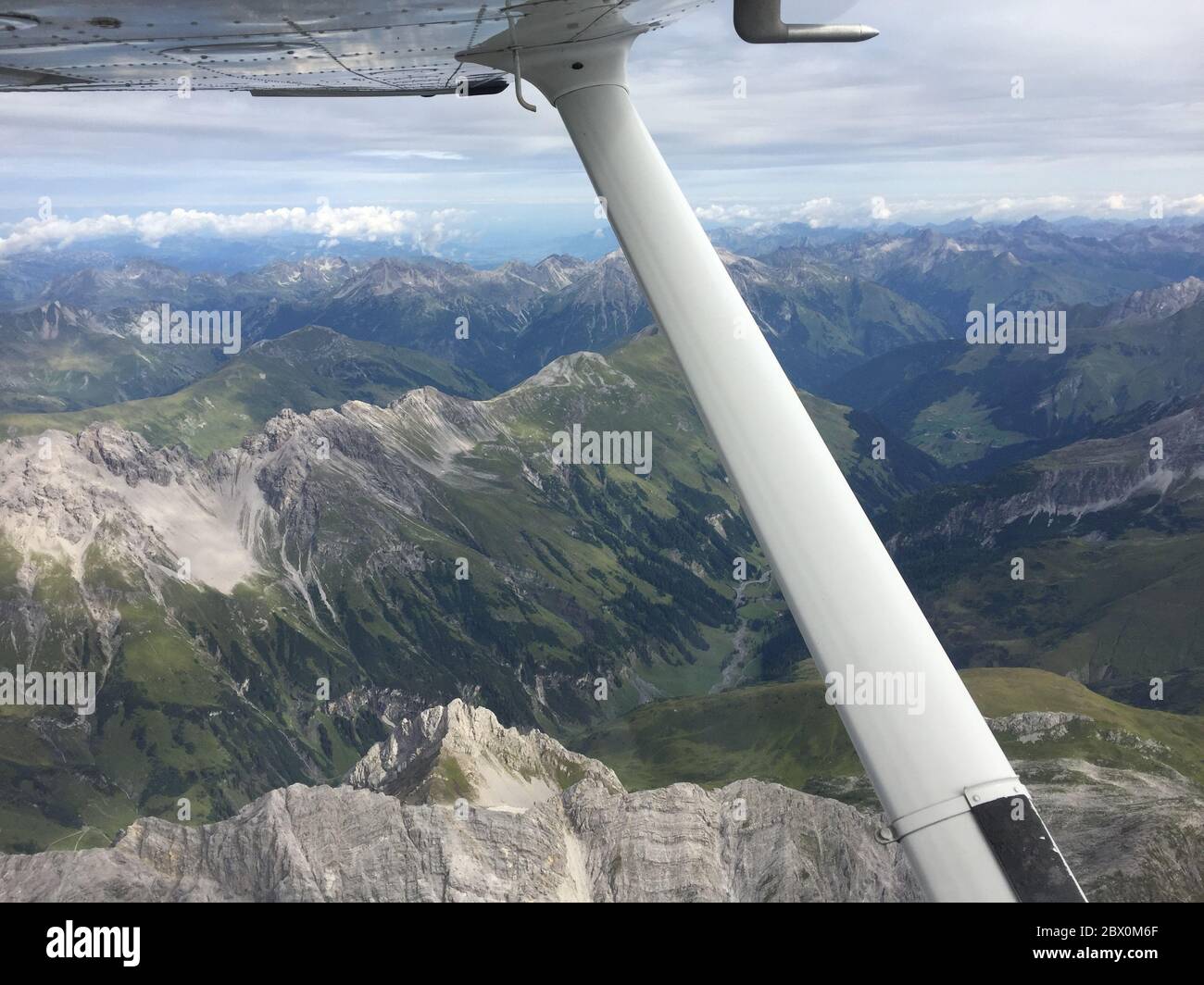 Pilot in a cockpit from outside hi-res stock photography and images - Alamy