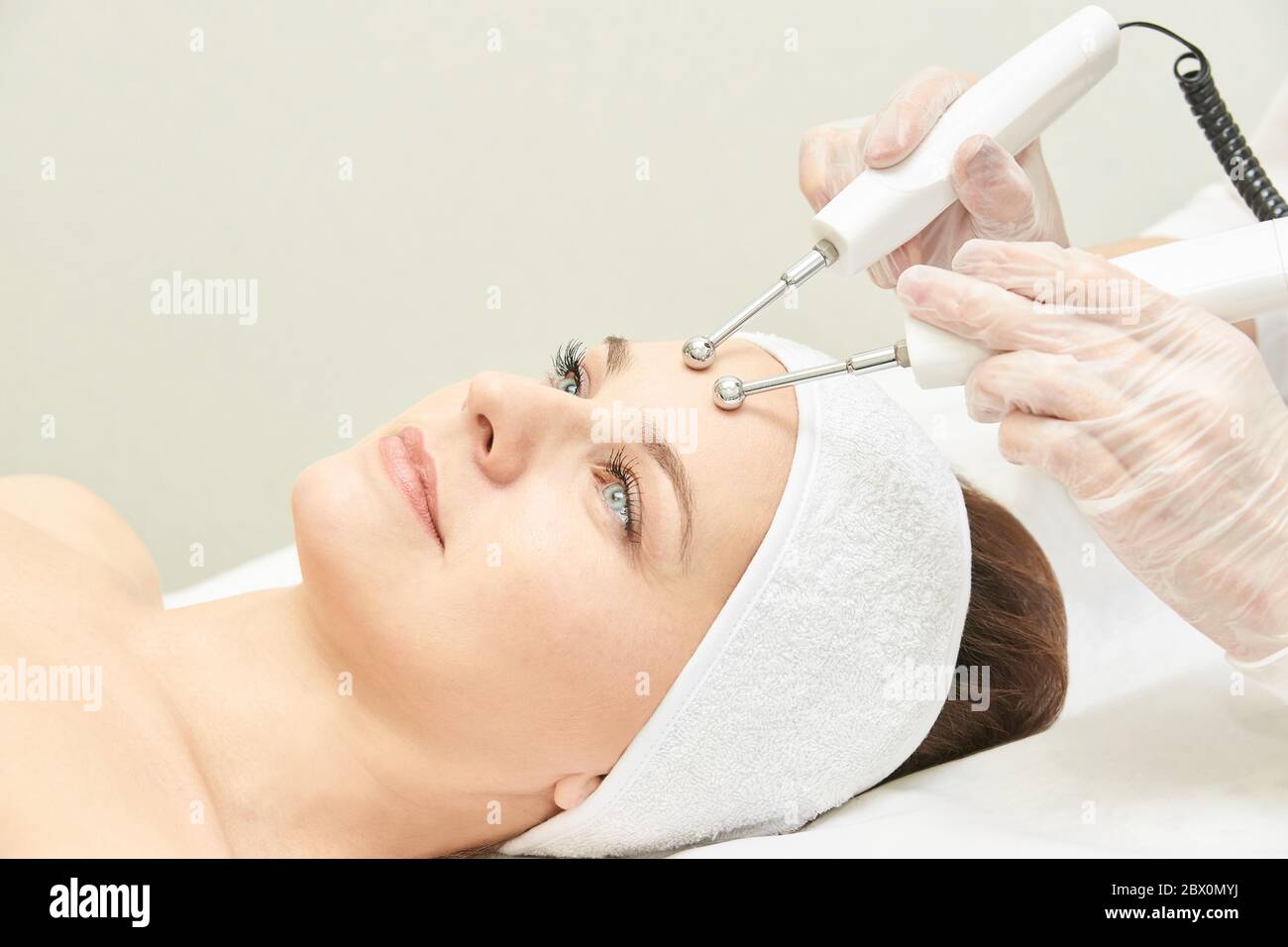 Wrinkle reduction hi-res stock photography and images - Alamy