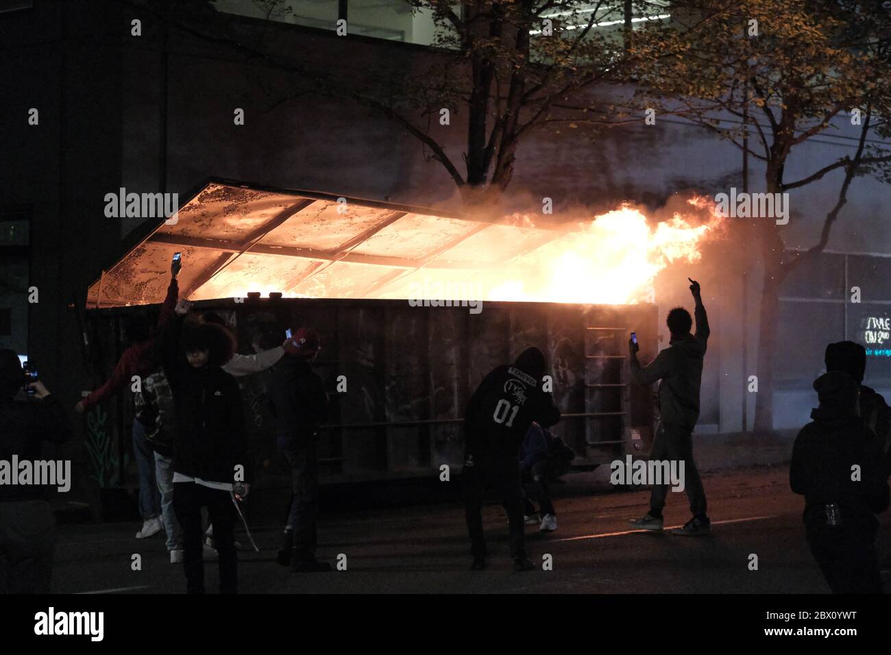 Dumpster fire hi-res stock photography and images - Alamy