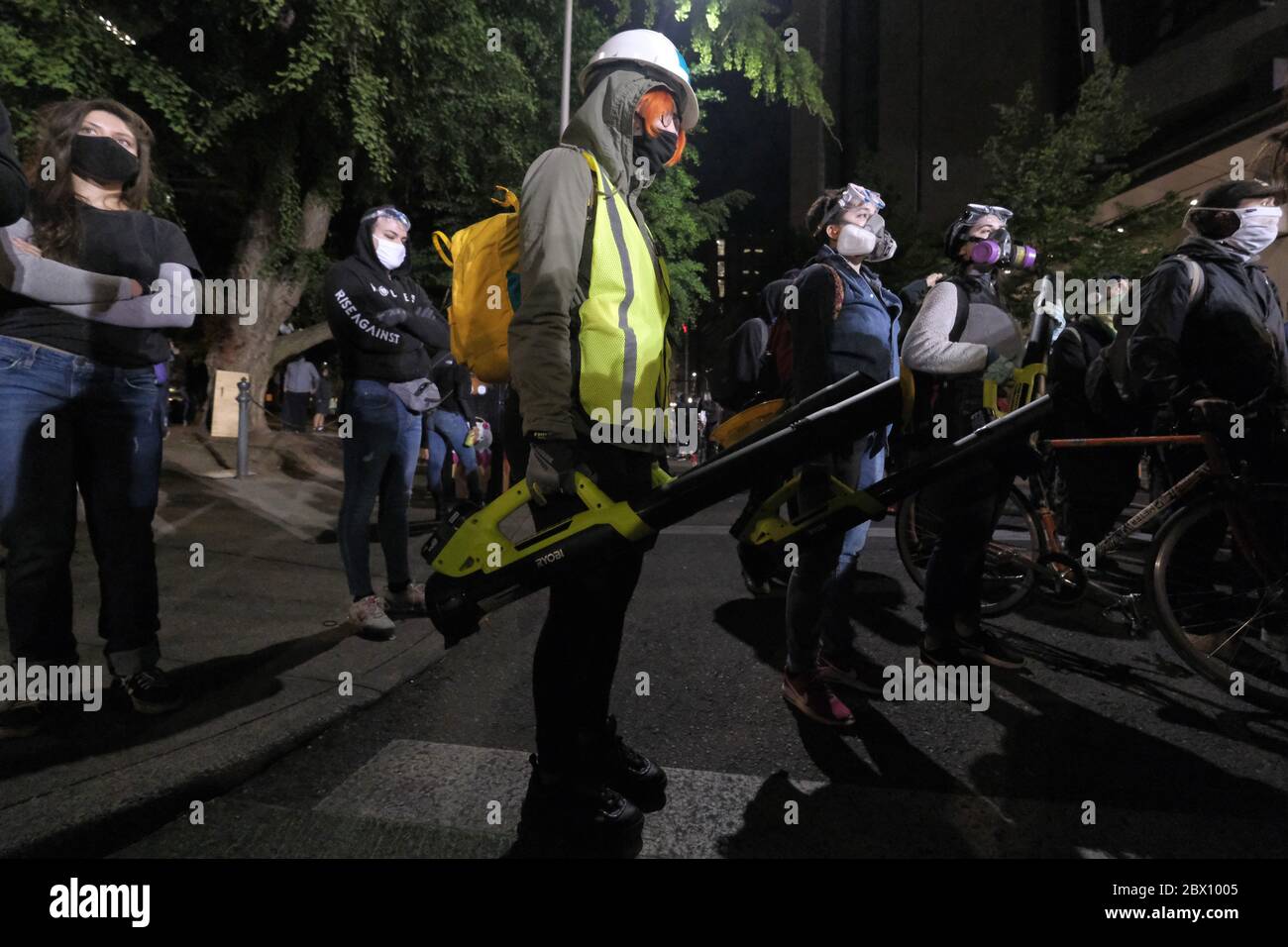 Gas leaf blowers hi-res stock photography and images - Alamy