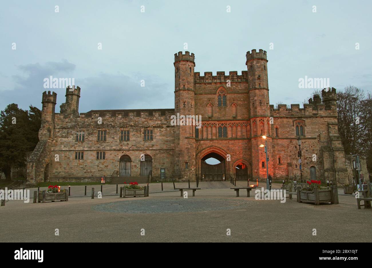 Battle castle hi-res stock photography and images - Alamy