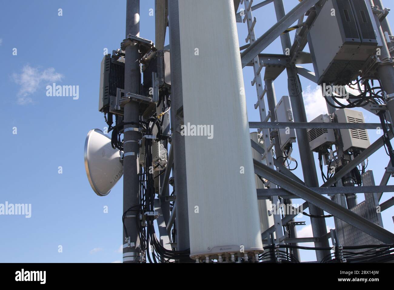 5g airport hi-res stock photography and images - Alamy