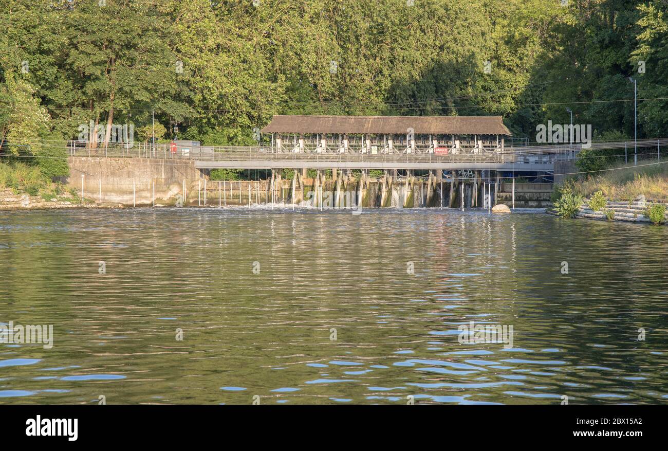 Weybridge surrey hi-res stock photography and images - Alamy