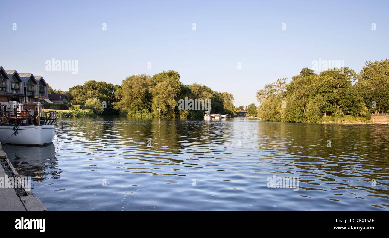 Weybridge surrey hi-res stock photography and images - Alamy