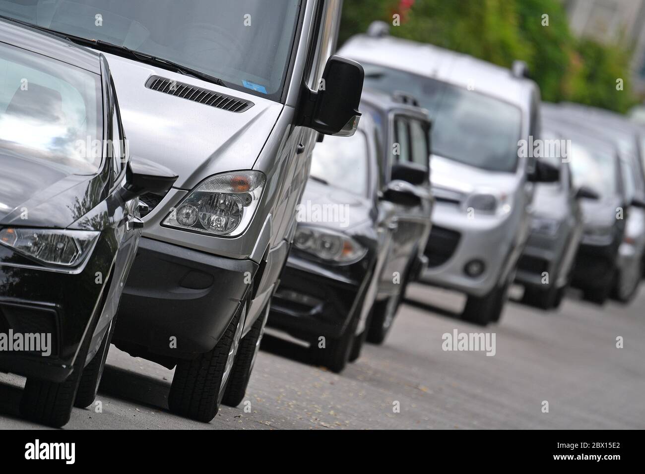 Crowded street in munich hi-res stock photography and images - Alamy
