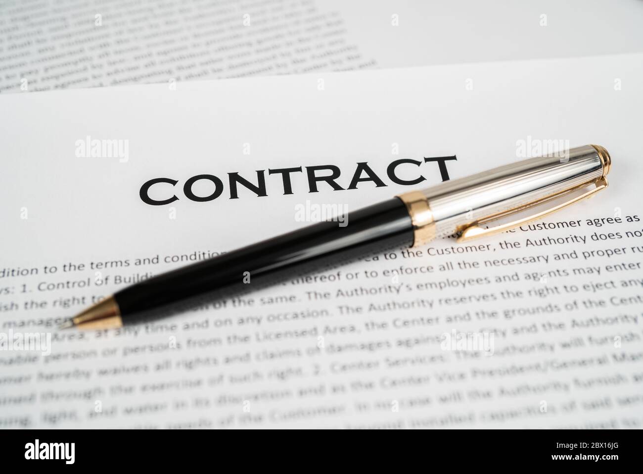 Ready to sign a contract hi-res stock photography and images - Alamy