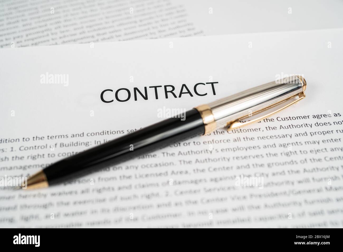 Ready to sign a contract hi-res stock photography and images - Alamy