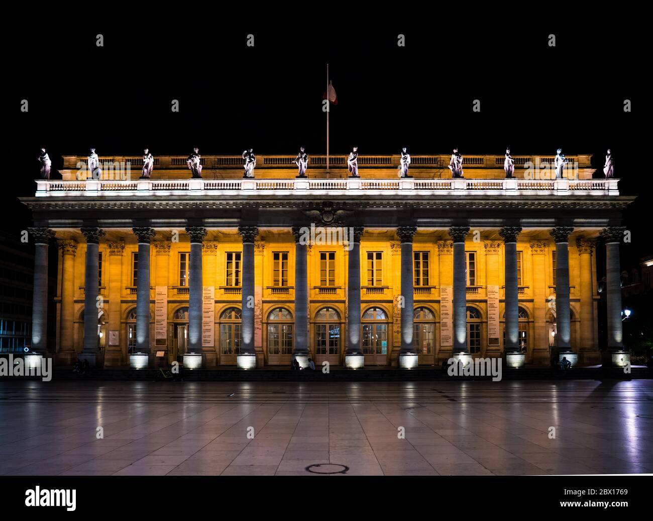 Bordeaux opera house at night hi-res stock photography and images - Alamy