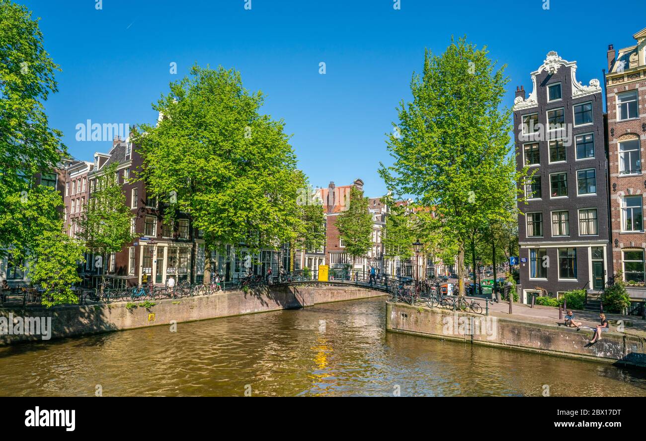Amsterdam building on a corner hi-res stock photography and images - Alamy