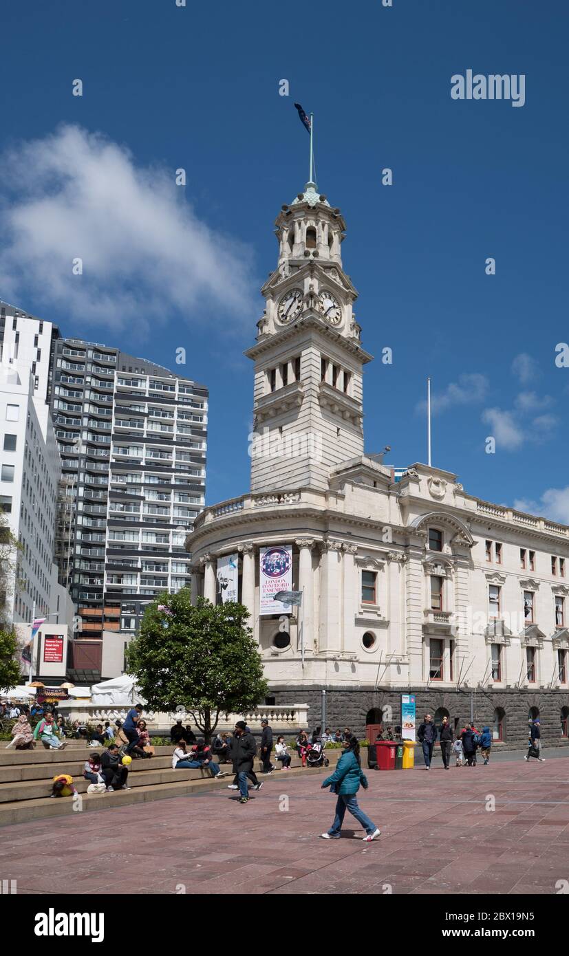 Square in Auckland New Zealand Stock Photo - Alamy