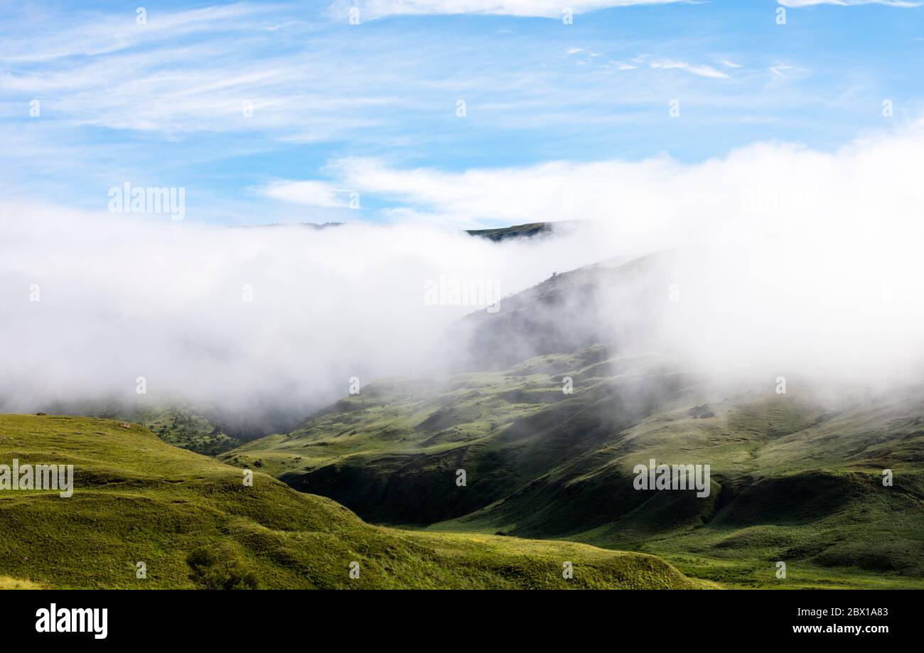 Clouds move hi-res stock photography and images - Alamy