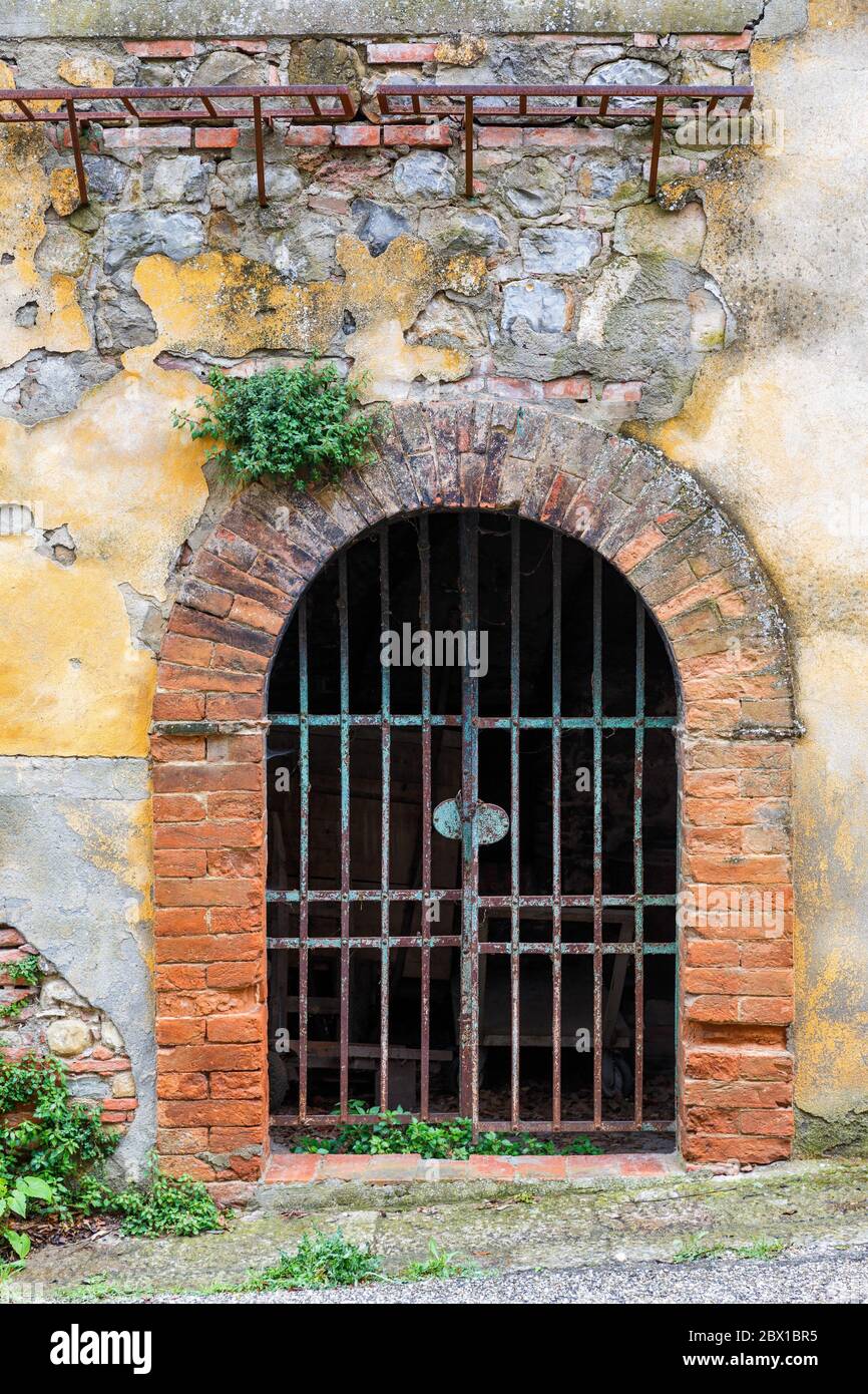 Old iron gate on the building Stock Photo - Alamy