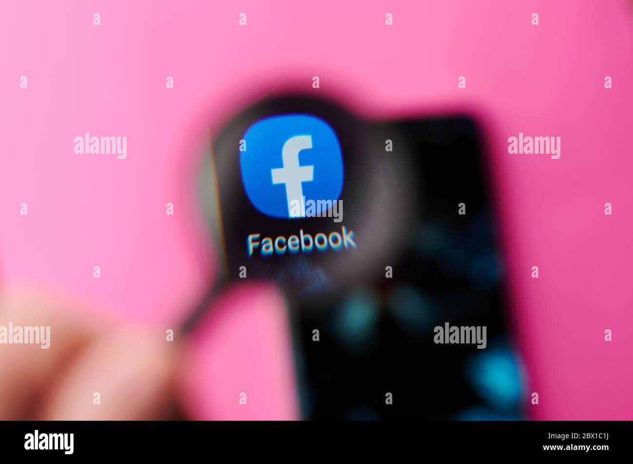 Facebook logo app icon hi-res stock photography and images - Alamy