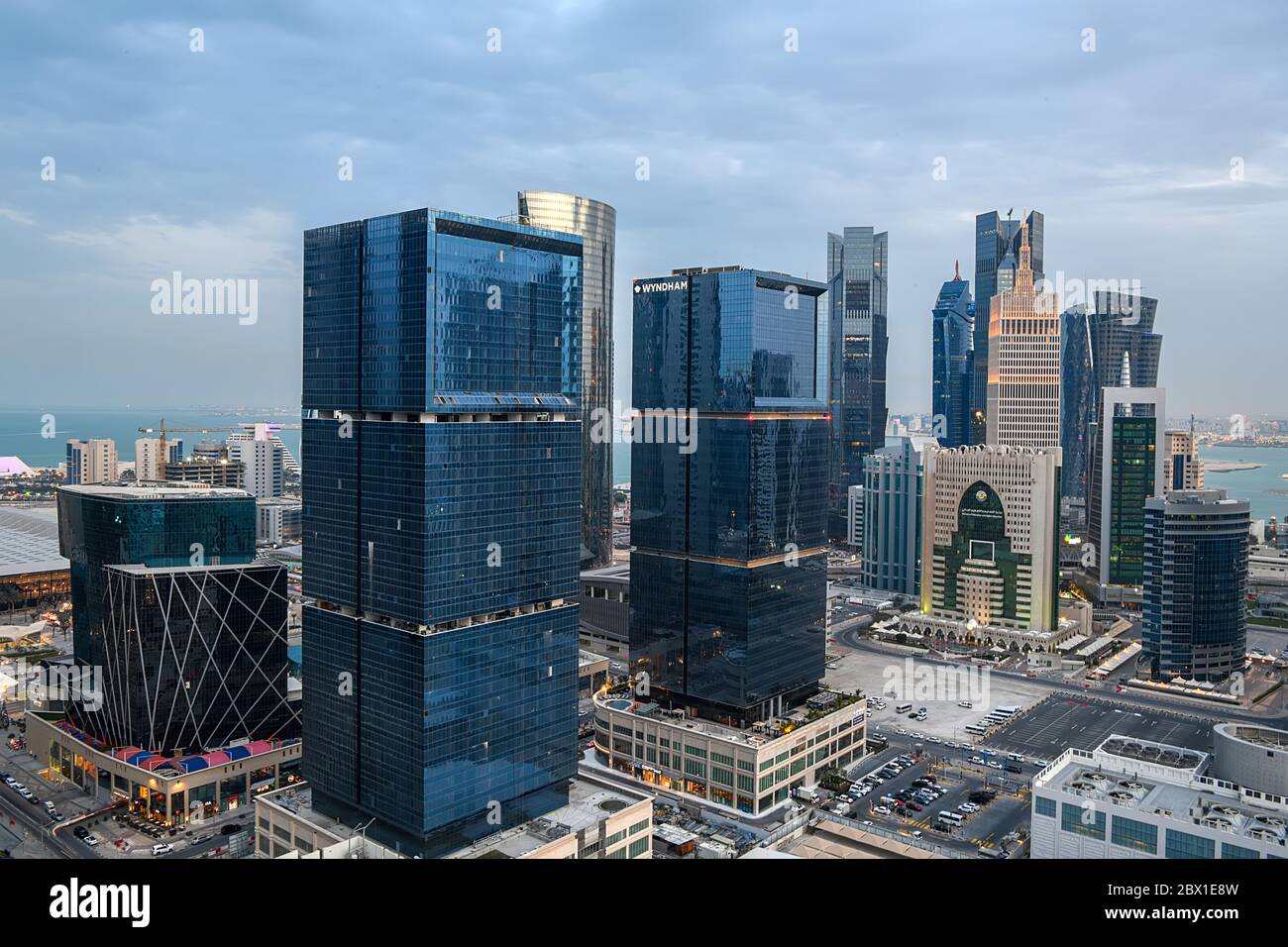 Qatar financial center building doha hi-res stock photography and ...