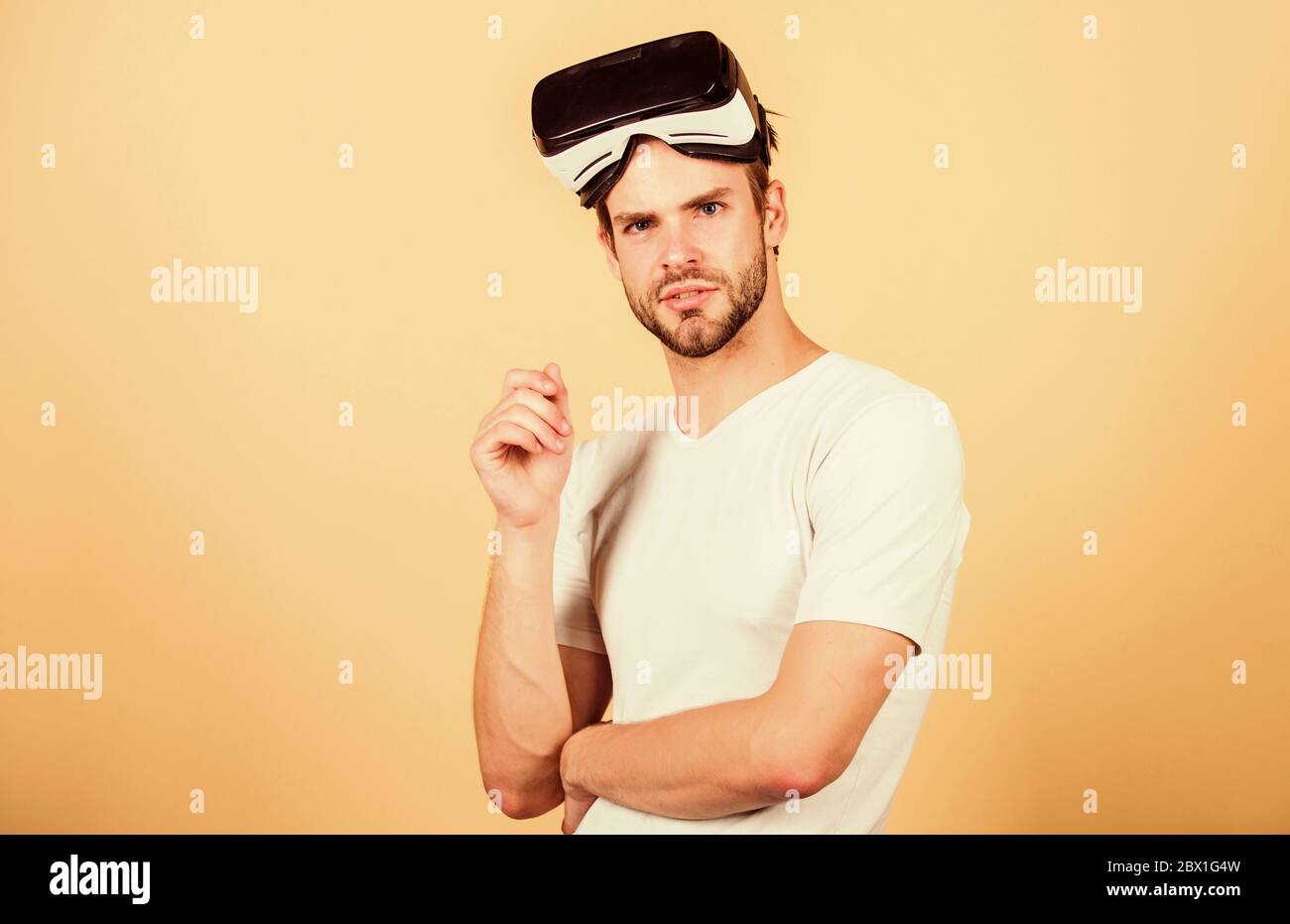 Digital future innovation. virtual reality goggles. Modern business and ...