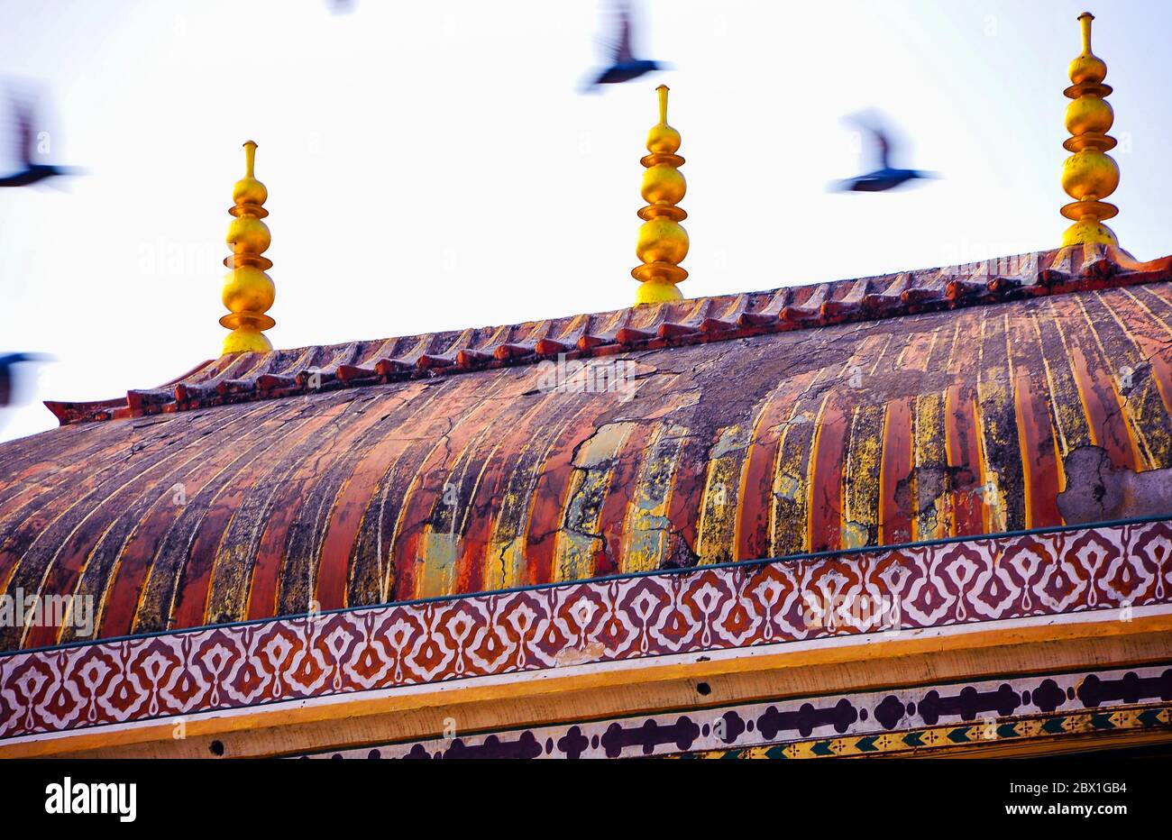 Multi coloured rooftop to Ganesh Pol Gateway at the Amer or Amber Fort ...