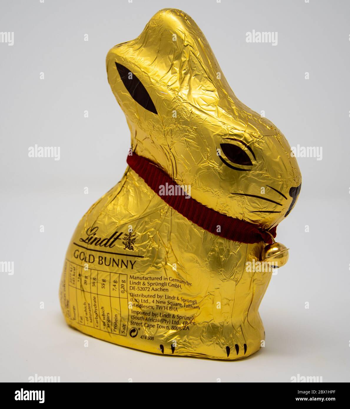 Lindt chocolate bunny hi-res stock photography and images - Alamy