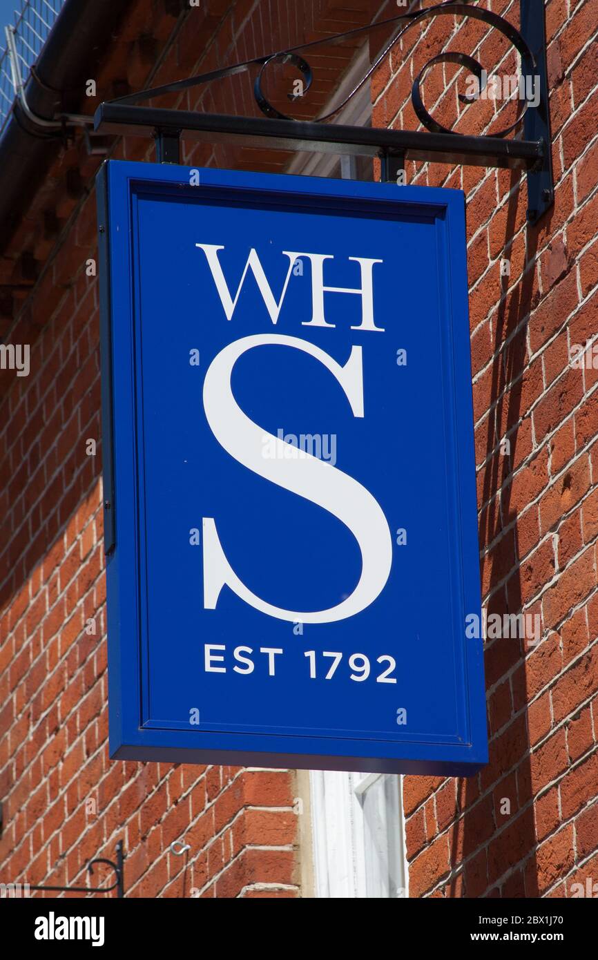 Wh smiths stationery hi-res stock photography and images - Alamy