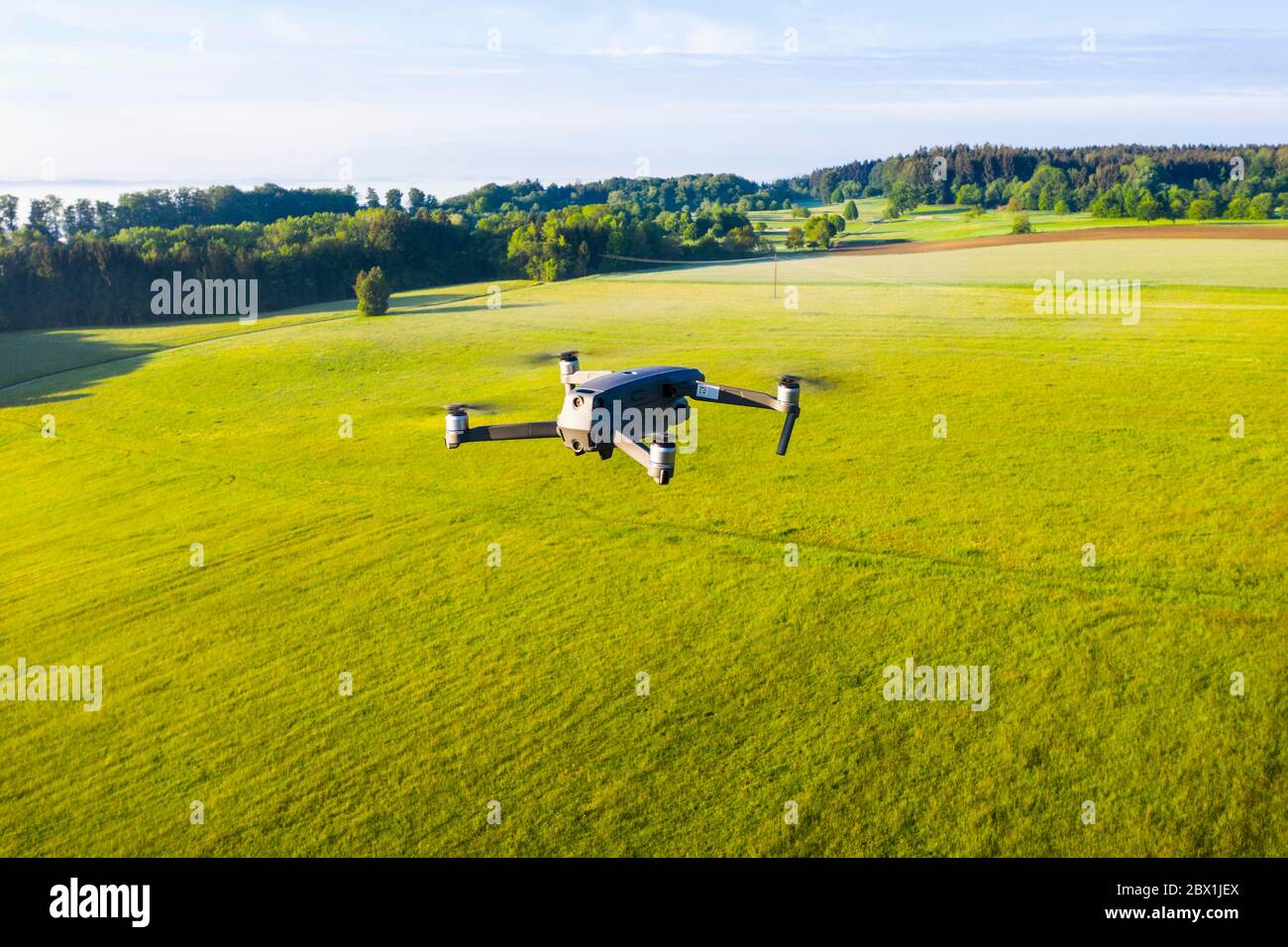 Flying drone hi-res stock photography and images - Alamy