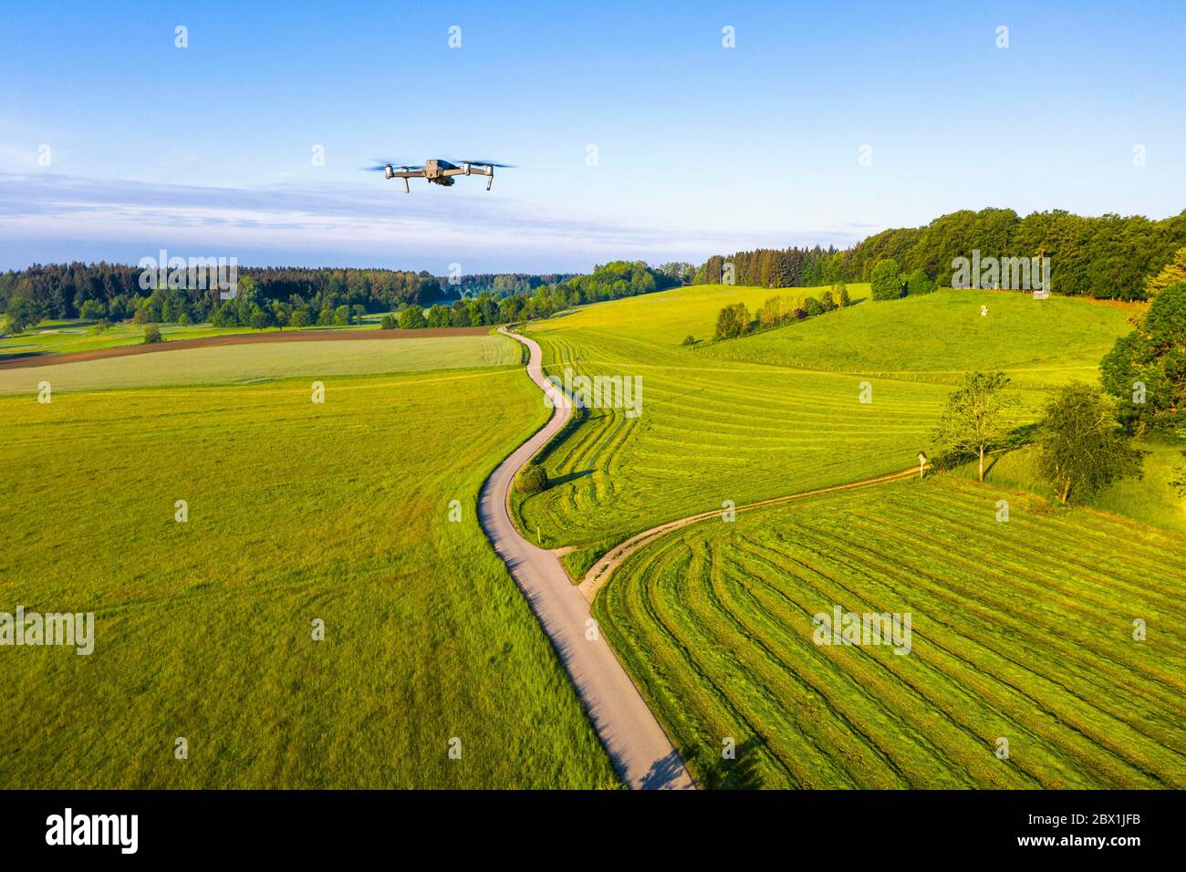 Aerial fly through shot small hi-res stock photography and images - Alamy
