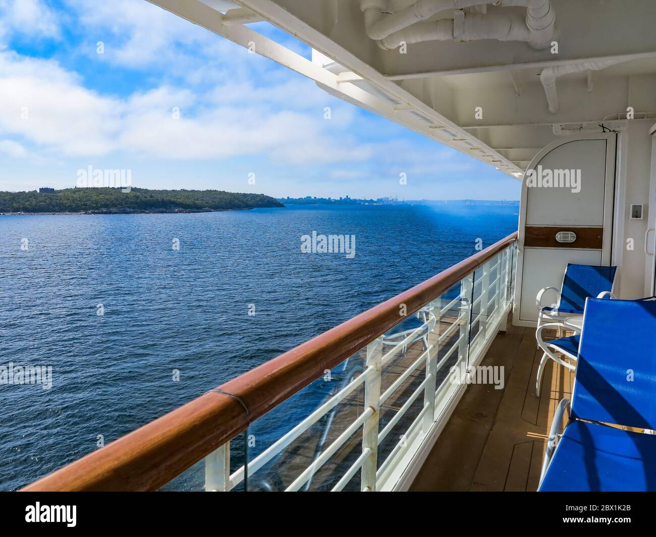Cruise ship balcony hi-res stock photography and images - Alamy