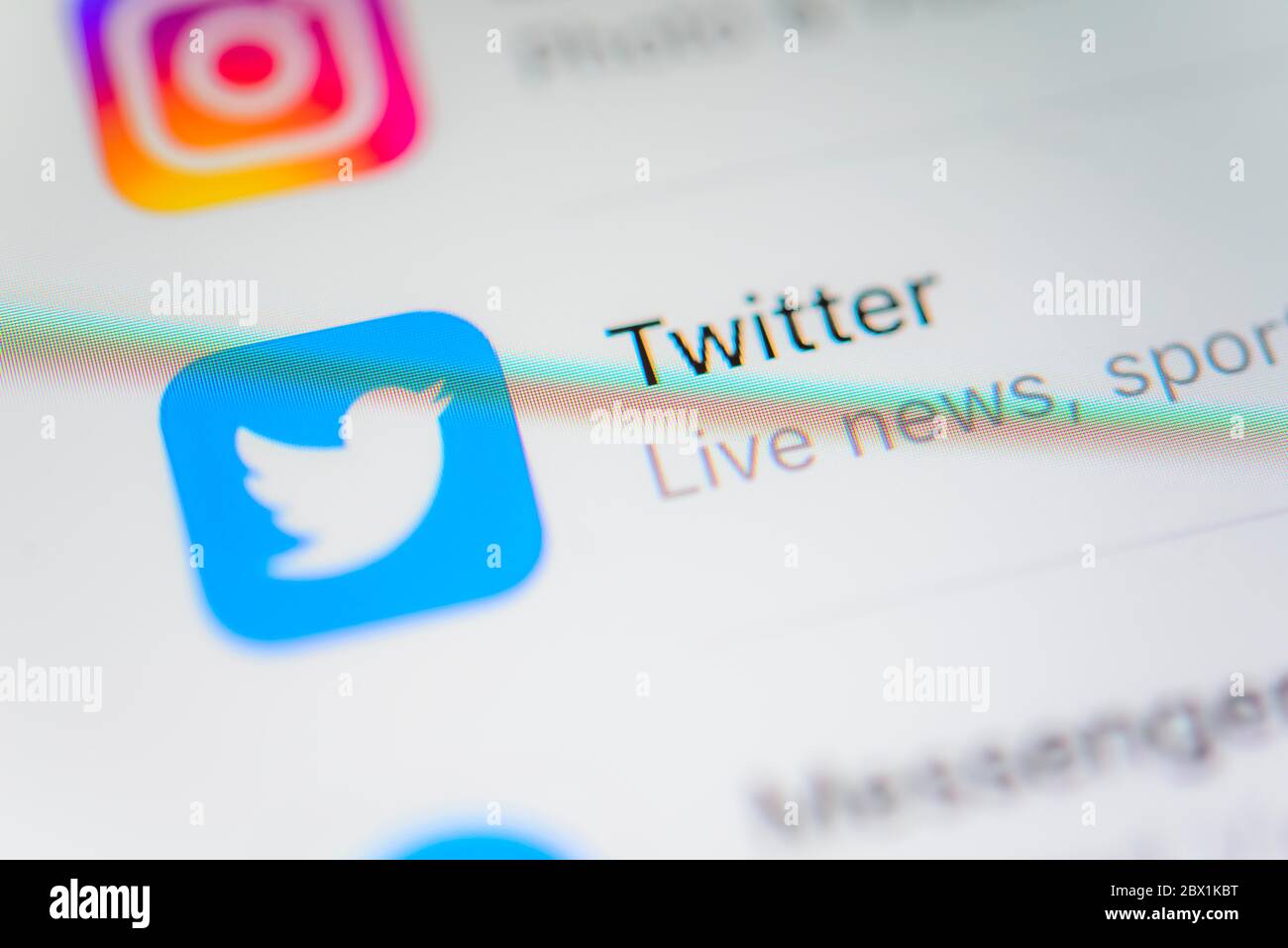 Twitter logo app icon hi-res stock photography and images - Alamy