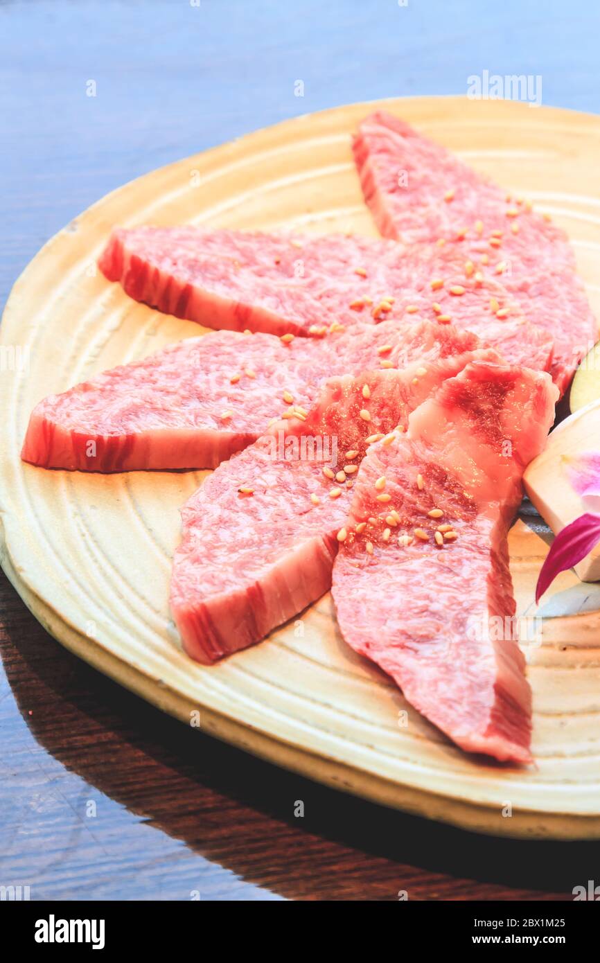Raw beef slice barbecue japanese hi-res stock photography and images ...