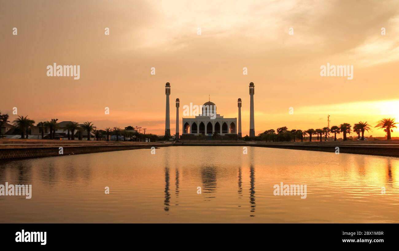 Central mosque of songkhla hi-res stock photography and images - Alamy