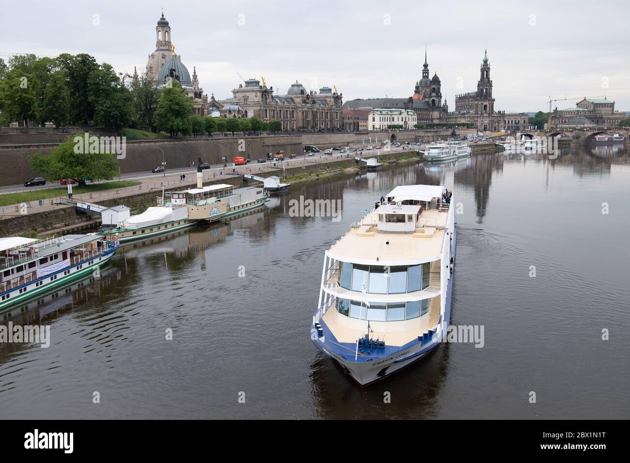 Dresden, Germany. 04th June, 2020. The salon ship "Gräfin Cosel" sails ...