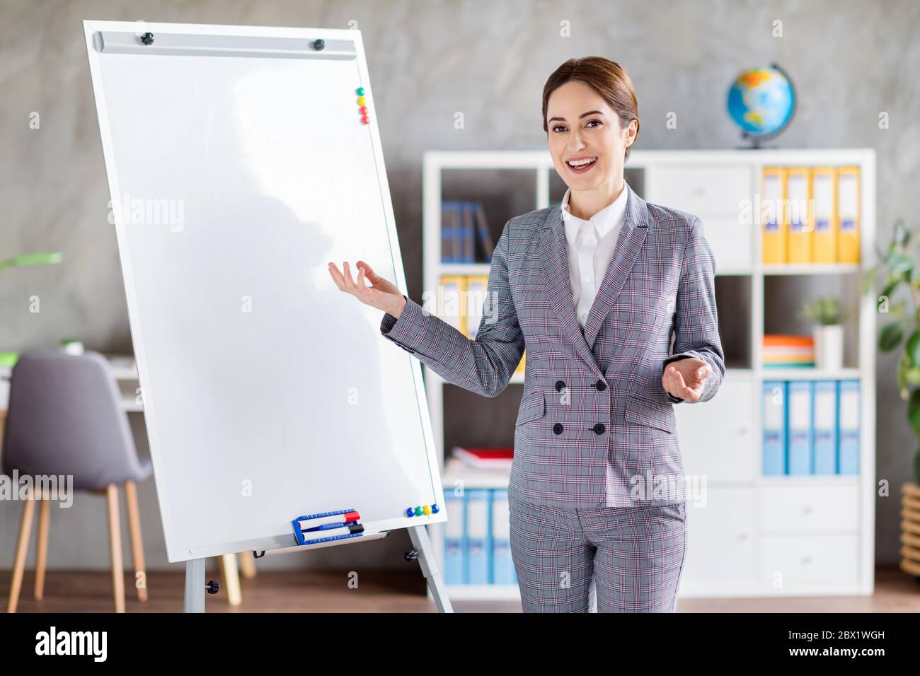 Woman Lecture Stand High Resolution Stock Photography and Images - Alamy