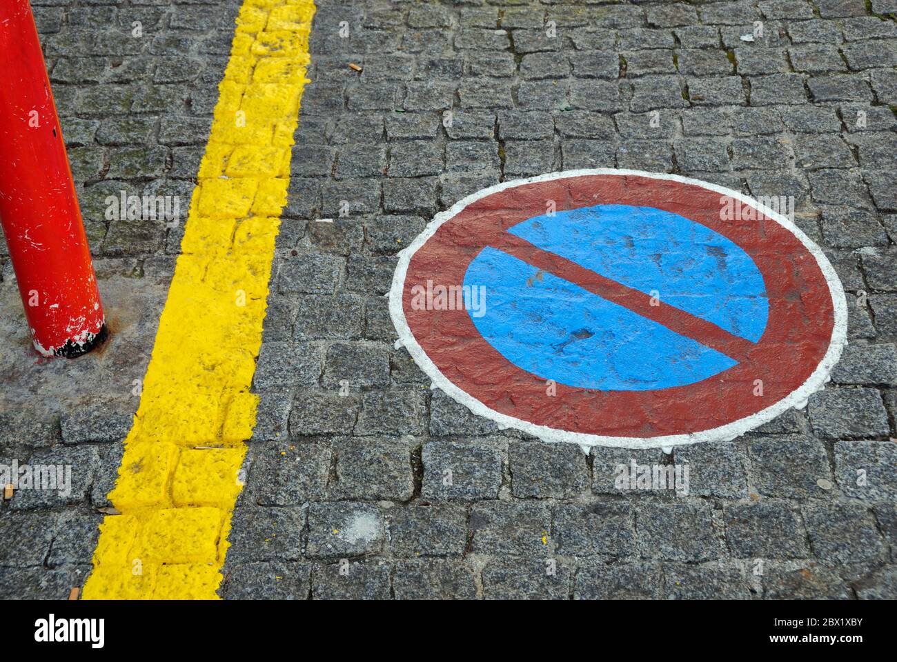 Paving stones warning sign hi-res stock photography and images - Alamy